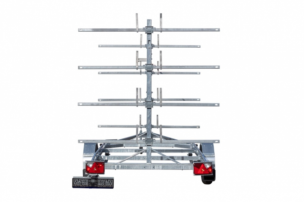 Piekabe kajaku transportēšanai